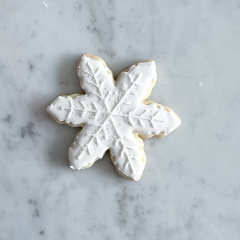 Decorated Snowflake Christmas Cookie Ideas - The Frosted Kitchen